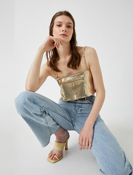 Koton Kadın Pullu Askılı Sırt Detaylı Crop Bluz Koton Kadın Pullu Askılı Sırt Detaylı Crop Bluz