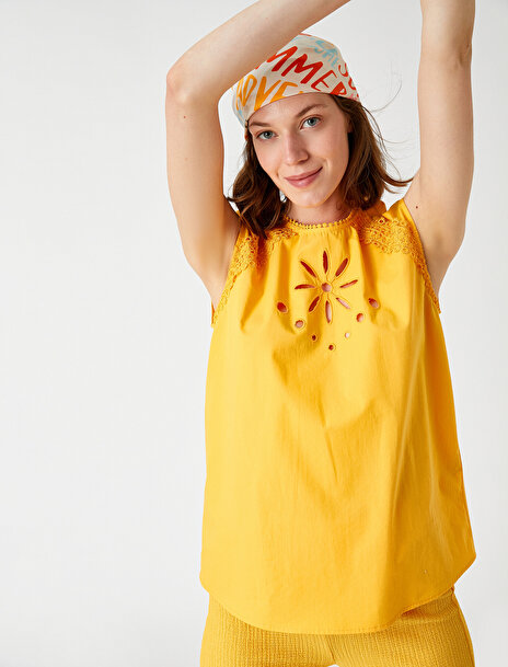 Koton Kadın Kolsuz Bluz Fisto Detaylı Pamuklu Koton Kadın Kolsuz Bluz Fisto Detaylı Pamuklu