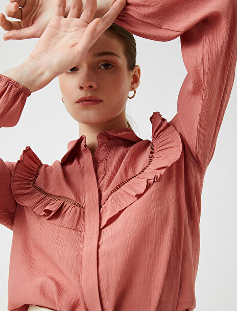 Koton Kadın Uzun Balon Kollu Gömlek Fırfır Detaylı Koton Kadın Uzun Balon Kollu Gömlek Fırfır Detaylı