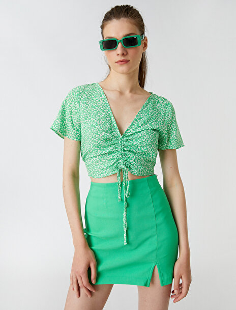 Koton Kadın Crop Bluz V Yaka Büzgülü Koton Kadın Crop Bluz V Yaka Büzgülü