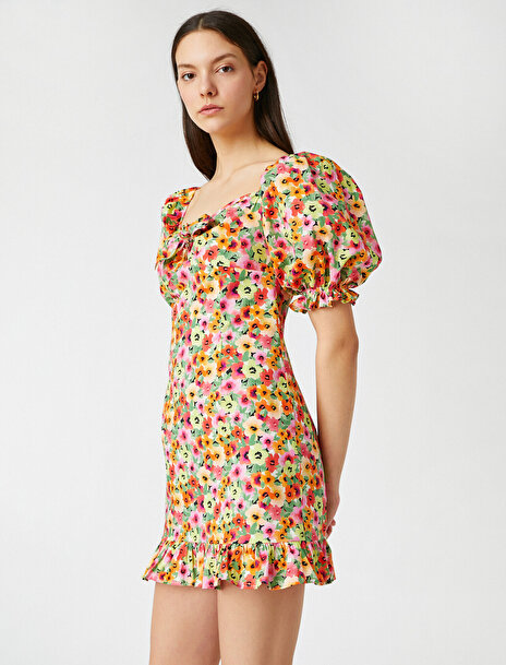 Koton Kadın Balon Kollu Çiçekli Fırfırlı Önü Bağlamalı Kısa Elbise
