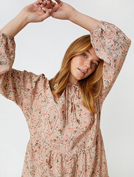 Koton Kadın Çiçek Desenli Balon Kollu Fırfırlı Dik Yaka Uzun Elbise Koton Kadın Çiçek Desenli Balon Kollu Fırfırlı Dik Yaka Uzun Elbise