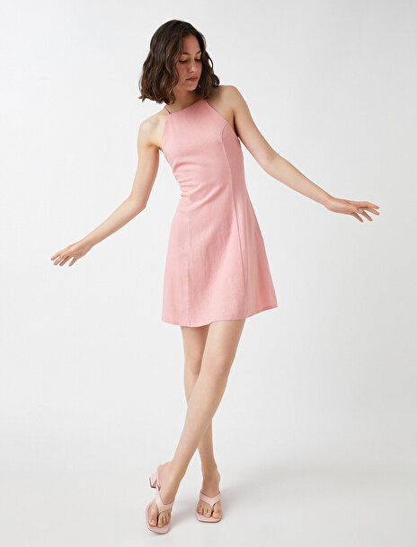 Koton Kadın Mini Elbise Halter Yaka Keten Karışımlı Koton Kadın Mini Elbise Halter Yaka Keten Karışımlı