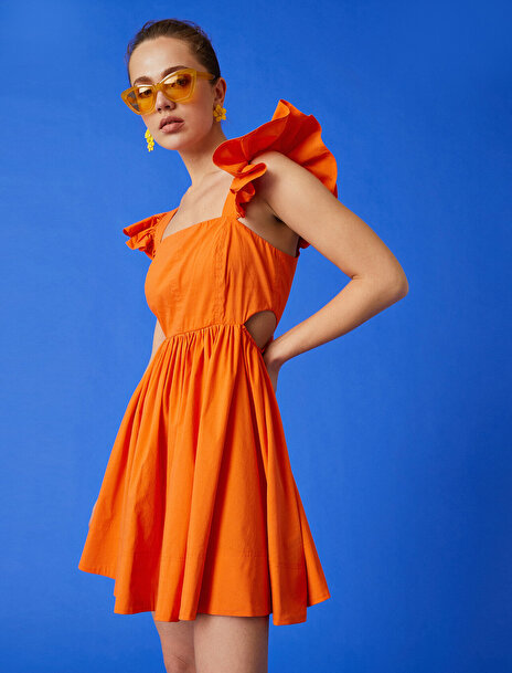 Koton Kadın Fırfırlı Askılı Mini Elbise Pencere Detaylı Pamuklu