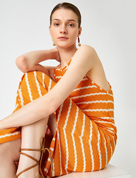 Koton Kadın Uzun Elbise Halter Yaka Yırtmaçlı Pamuklu Koton Kadın Uzun Elbise Halter Yaka Yırtmaçlı Pamuklu