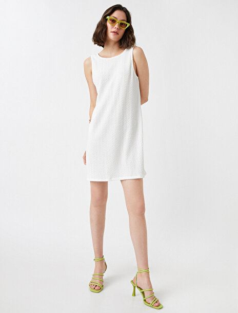 Koton Kadın Mini Elbise Kolsuz Örgü Desenli