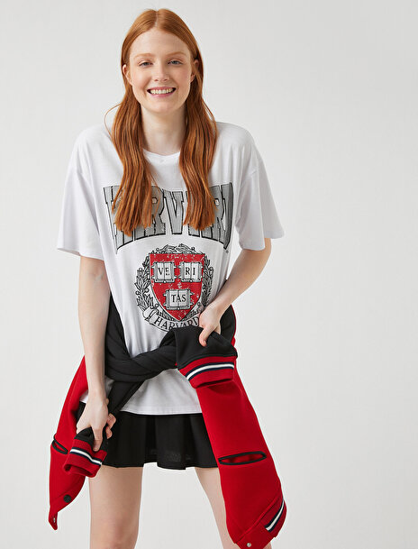 Koton Ole Genç Kız Harvard Baskılı Kısa Kollu Tişört Koton Ole Genç Kız Harvard Baskılı Kısa Kollu Tişört