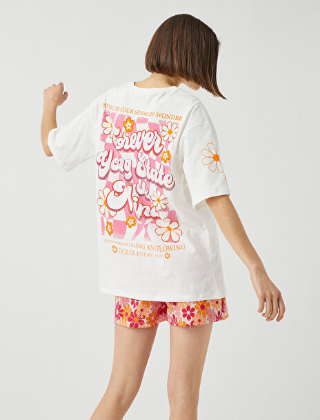 Koton Kadın Sırt Baskılı Tişört Bisiklet Yaka