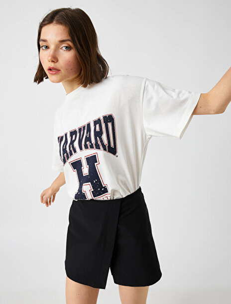 Koton Kadın Harvard Baskılı Kolej Tişört Lisanslı Kısa Kollu Koton Kadın Harvard Baskılı Kolej Tişört Lisanslı Kısa Kollu