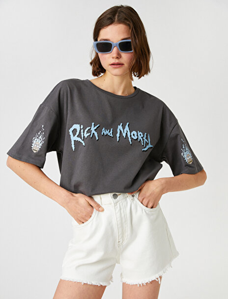 Koton Kadın Ricky and Morty Baskılı Tişört Lisanslı Kısa Kollu Bisiklet Yaka Koton Kadın Ricky and Morty Baskılı Tişört Lisanslı Kısa Kollu Bisiklet Yaka