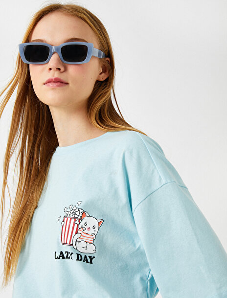 Koton Kadın Oversize Tişört Kedi Baskılı Kısa Kollu Bisiklet Yaka