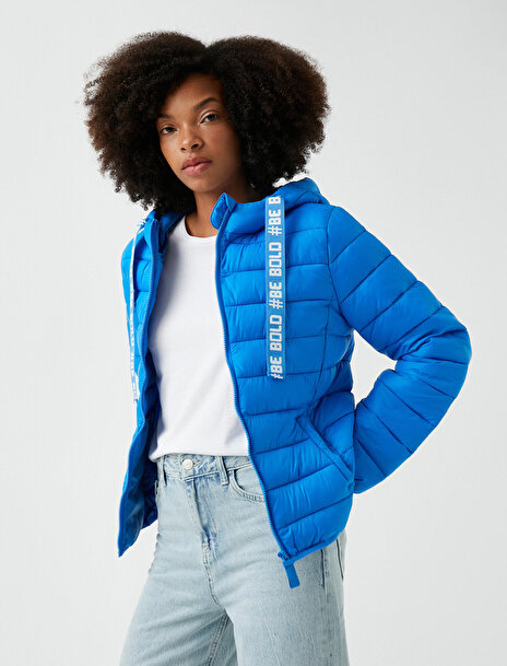 Koton Kadın Şişme Mont Kapüşonlu Yazı Baskılı