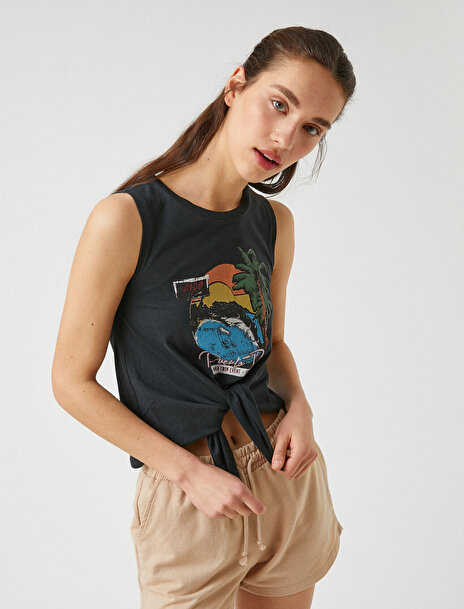 Koton Kadın Baskılı Önden Bağlamalı Bisiklet Yaka Atlet Koton Kadın Baskılı Önden Bağlamalı Bisiklet Yaka Atlet