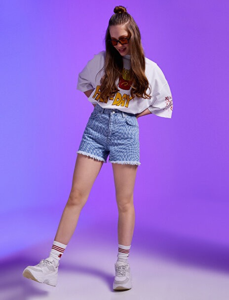 Koton Kadın Mini Kot Şort Desenli Cepli Koton Kadın Mini Kot Şort Desenli Cepli