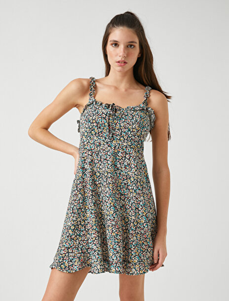 Koton Kadın Çiçek Desenli Kolsuz Mini Elbise Koton Kadın Çiçek Desenli Kolsuz Mini Elbise