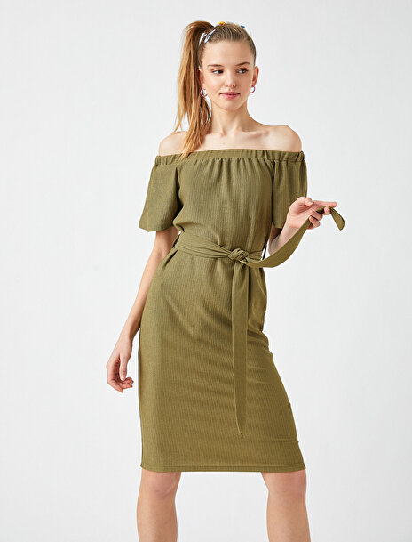 Koton Kadın Omzu Açık Kuşaklı Midi Elbise Koton Kadın Omzu Açık Kuşaklı Midi Elbise