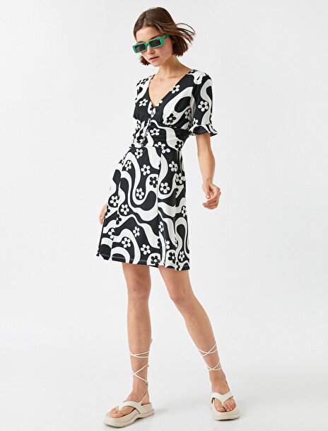 Koton Kadın Mini Elbise Çiçekli V Yaka Düğmeli