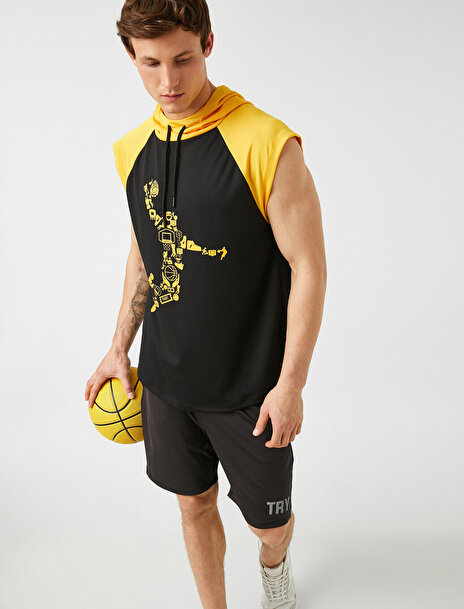 Koton Erkek Kapüşonlu Kolsuz Basketbol Baskılı Tişört Koton Erkek Kapüşonlu Kolsuz Basketbol Baskılı Tişört