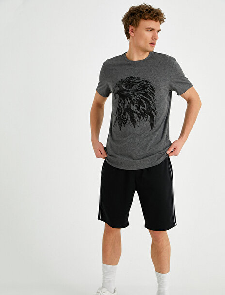 Koton Erkek Slim Fit Şahin Baskılı Tişört