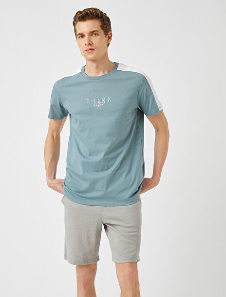 Koton Erkek Renk Bloklu İşlemeli Tişört Koton Erkek Renk Bloklu İşlemeli Tişört