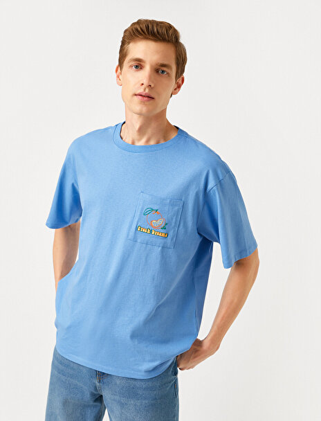 Koton Erkek Standart Fit Cepli İşlemeli Tişört