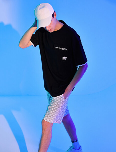 Koton Erkek Oversize Fit Cepli Tişört Koton Erkek Oversize Fit Cepli Tişört