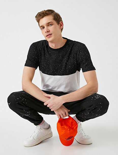 Koton Erkek Slim Fit Renk Bloklu Tişört