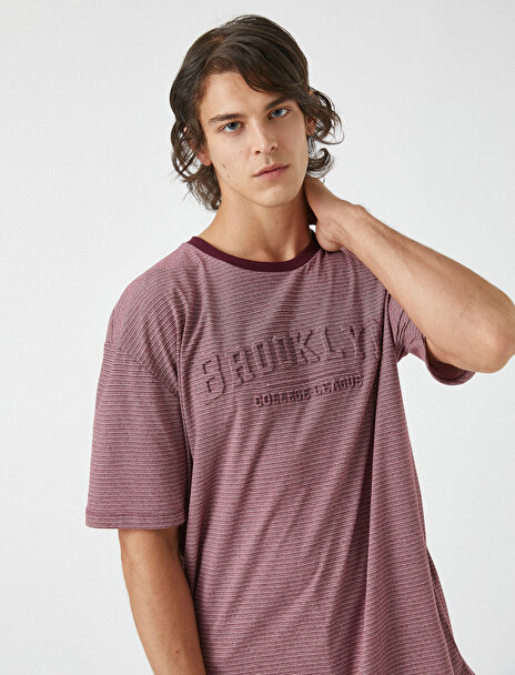 Koton Erkek Çizgili Kabartma Baskılı Tişört