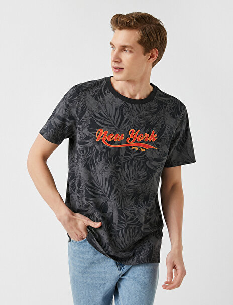 Koton Erkek New York Baskılı Çiçekli Tişört