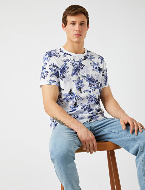 Koton Erkek Standart Fit Çiçekli Baskılı Tişört