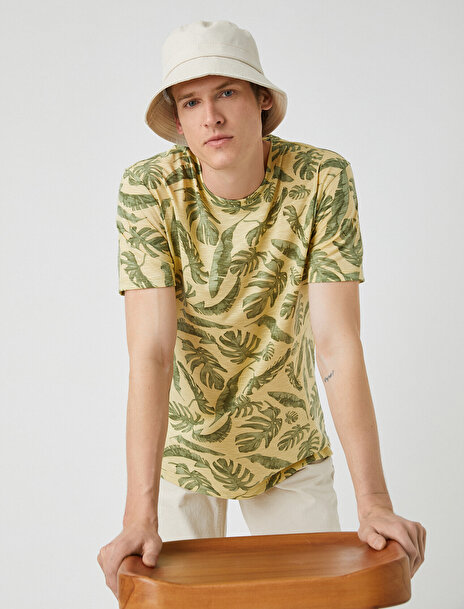 Koton Erkek Yaprak Baskılı Tişört