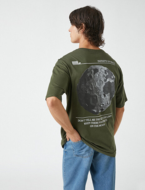 Koton Erkek Dolunay Arkası Baskılı Tişört Koton Erkek Dolunay Arkası Baskılı Tişört