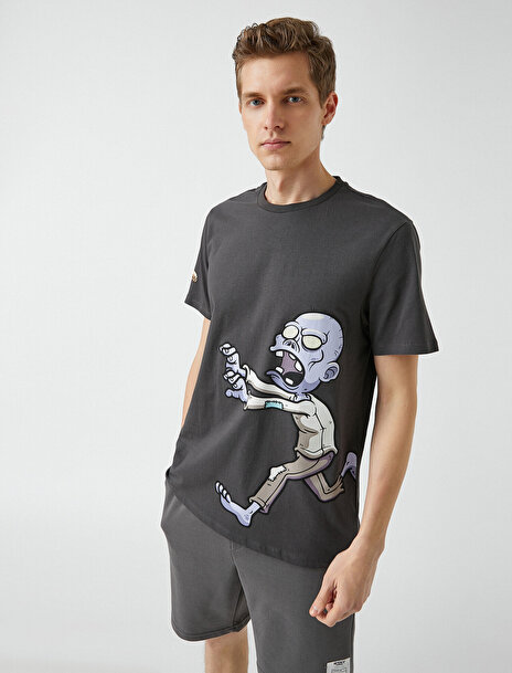 Koton Erkek Zombi Baskılı Oversize Tişört Koton Erkek Zombi Baskılı Oversize Tişört
