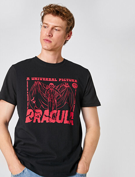 Koton Erkek Drakula Tişört Lisanslı Baskılı Koton Erkek Drakula Tişört Lisanslı Baskılı