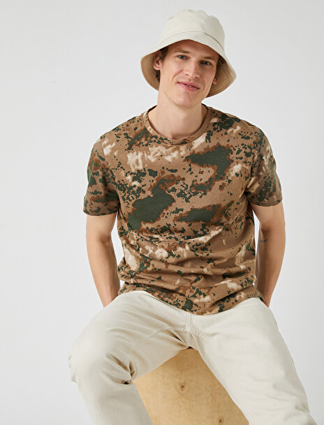 Koton Erkek Kamuflaj Desenli Tişört