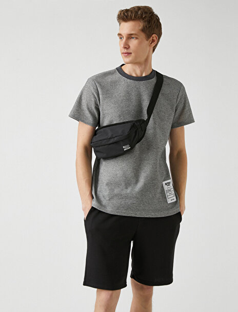 Koton Erkek Etiketli Basic Tişört Koton Erkek Etiketli Basic Tişört