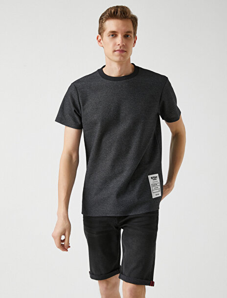 Koton Erkek Etiketli Basic Tişört Koton Erkek Etiketli Basic Tişört