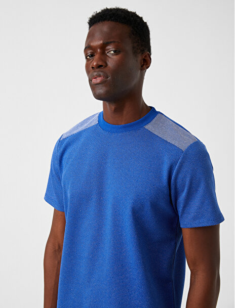 Koton Erkek Omuz Detaylı Örme Tişört