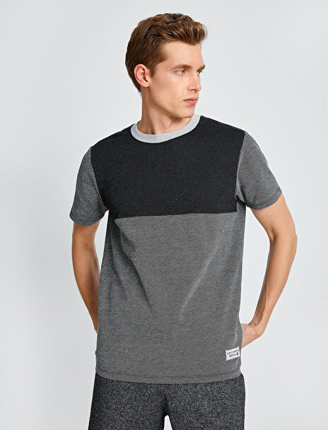 Koton Erkek Regular Fit Etiketli Tişört Koton Erkek Regular Fit Etiketli Tişört