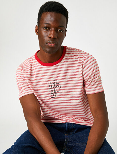 Koton Erkek Kolej İşlemeli Çizgili Tişört