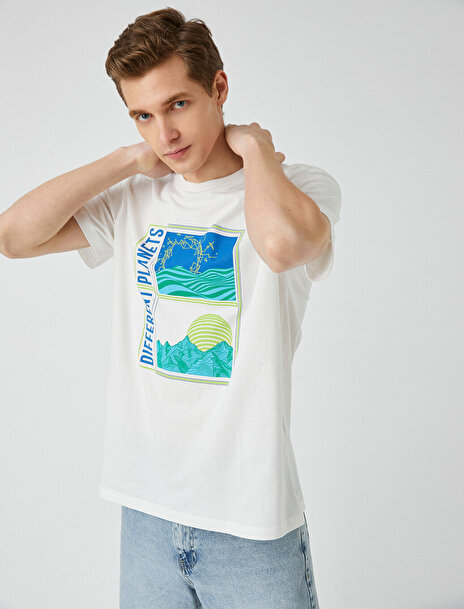 Koton Erkek Gezegen Baskılı Tişört Koton Erkek Gezegen Baskılı Tişört