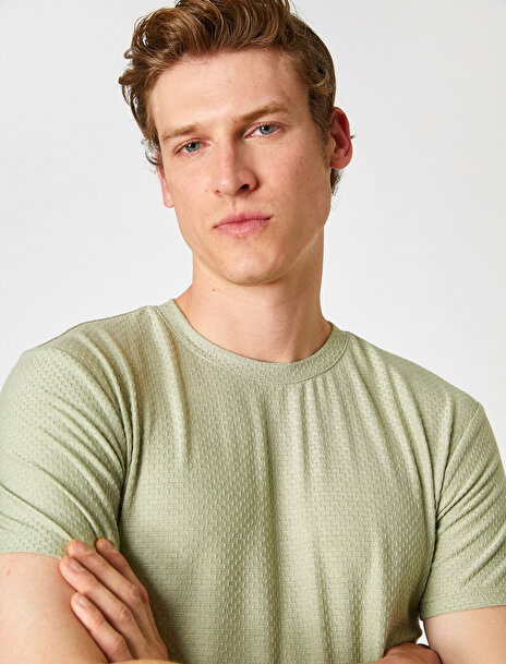 Koton Erkek Slim Fit Jakarlı Tişört