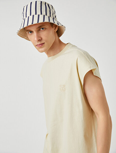 Koton Erkek Sıfır Kol Oversize Atlet Koton Erkek Sıfır Kol Oversize Atlet