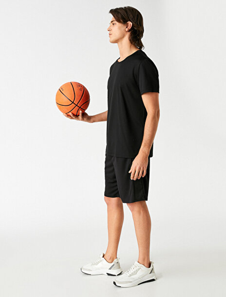 Koton Erkek Spor Şort Desenli Beli Bağlamalı Koton Erkek Spor Şort Desenli Beli Bağlamalı