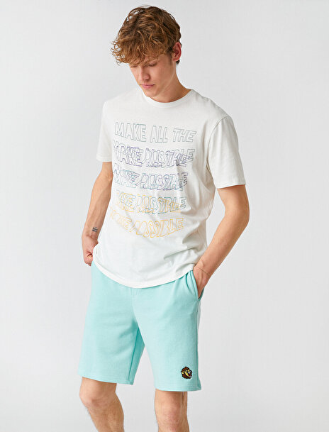 Koton Erkek Slim Fit Aslan İşlemeli Şort