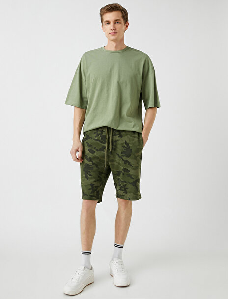 Koton Erkek Slim Fit Şort Baskılı Cepli Belden Bağlamalı Koton Erkek Slim Fit Şort Baskılı Cepli Belden Bağlamalı