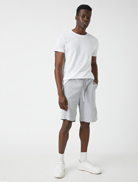 Koton Erkek Slim Fit Yamalı Şort