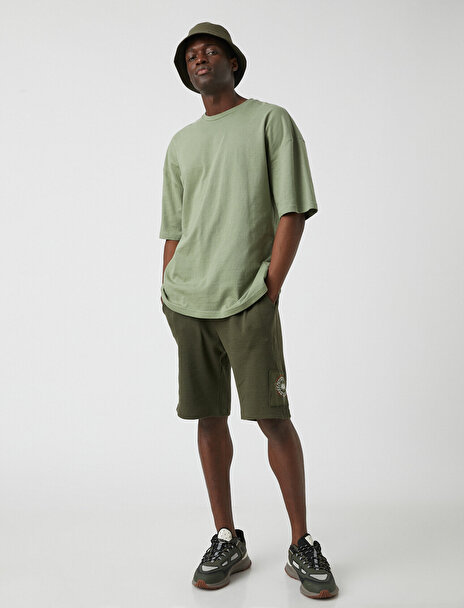 Koton Erkek Slim Fit Yamalı Şort