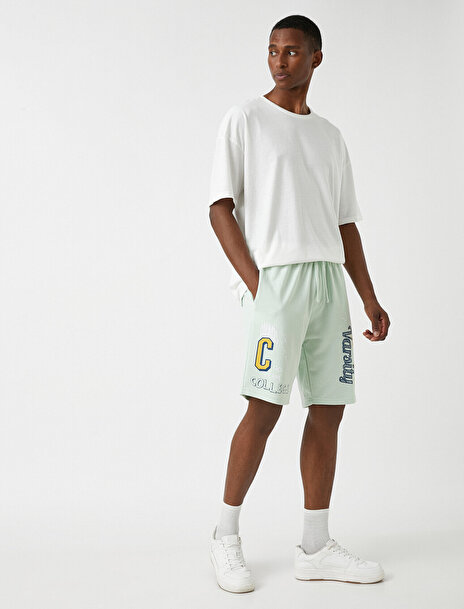 Koton Erkek Slim Fit Kolej Baskılı Şort