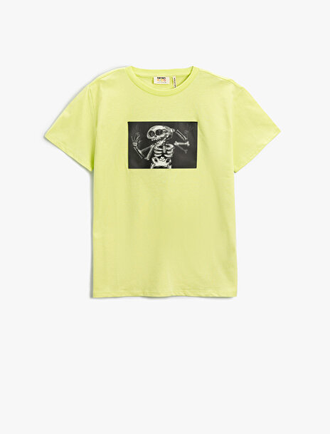 Koton Erkek Çocuk Kuru Kafa Hologramlı Kısa Kollu Tişört Pamuklu Koton Erkek Çocuk Kuru Kafa Hologramlı Kısa Kollu Tişört Pamuklu